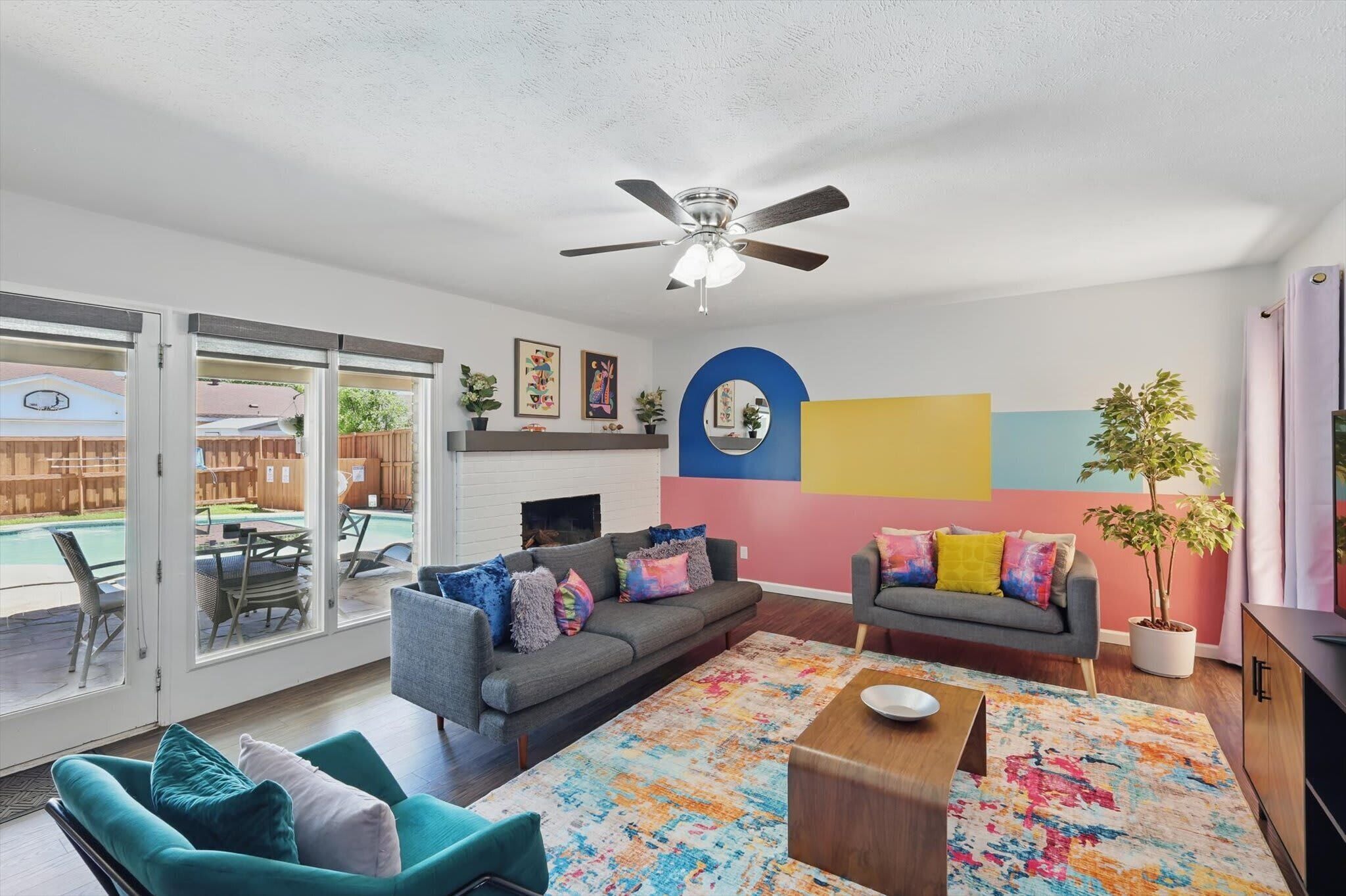 Modern & Chic 4-bd/2-ba | Pool, Hot Tub, Bbq Grill - Carrollton, TX