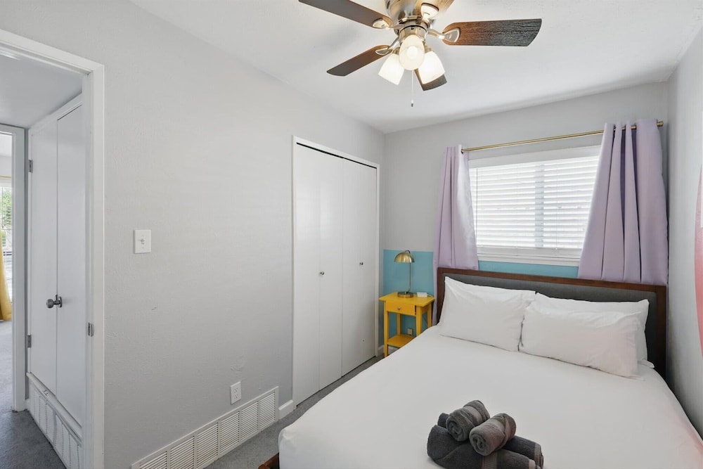Modern & Chic 4-bd/2-ba | Pool, Hot Tub, Bbq Grill - Frisco, TX