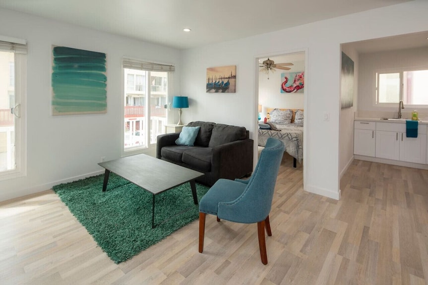 Beautiful And Spacious 1 Bed, Steps To The Beach! - Brentwood - Los Angeles