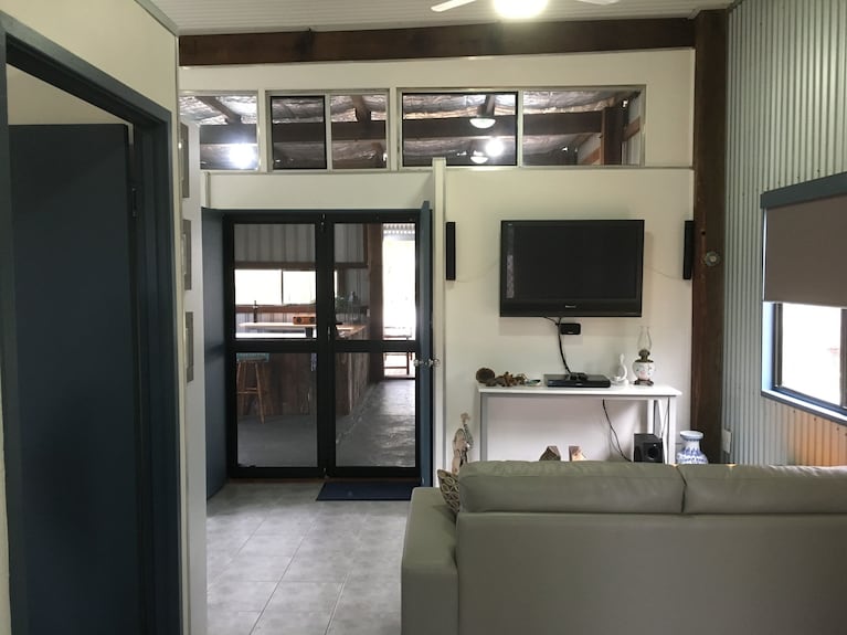 Waterviewcottage River Front Accommodation<br>1086 Coast Road Baffle Creek - Queensland