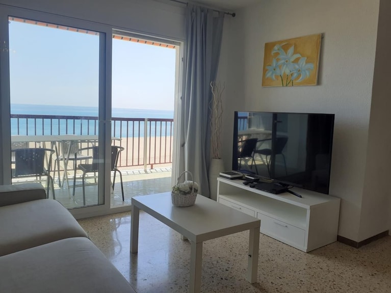 Suitur Apartment Front Line Sea And Beach View - Canet de Mar