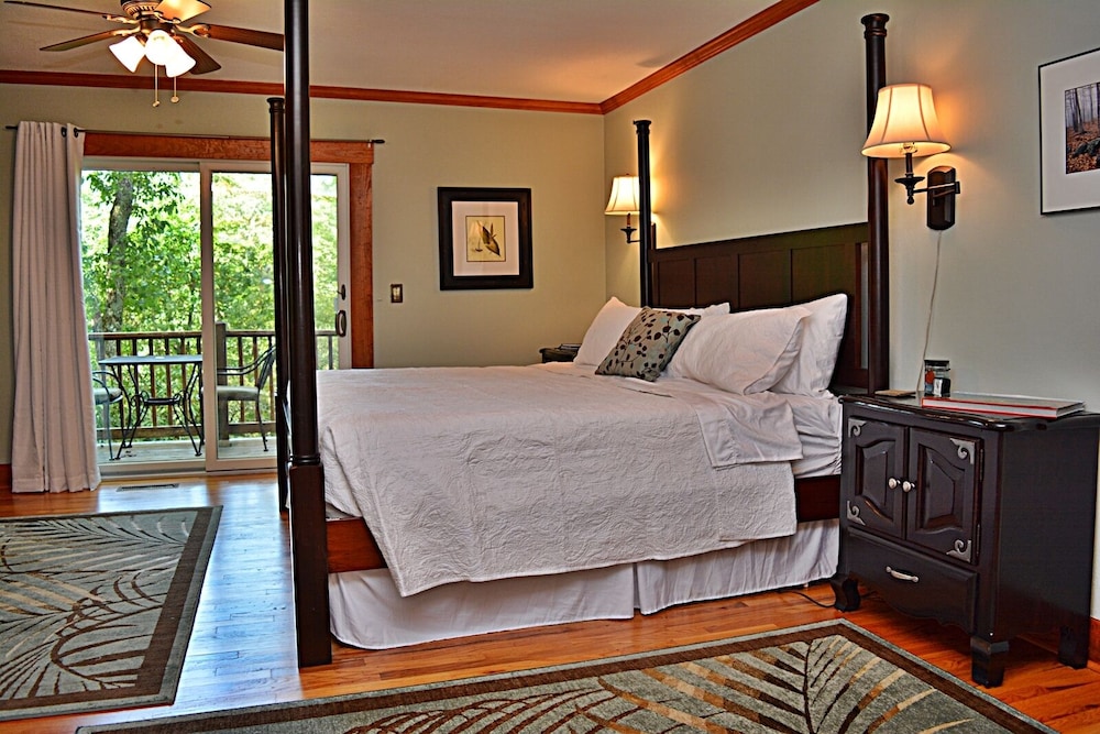 Our Mountain Oasis - Where Christmas Is All Year - Single Story - Pet Friendly - Sapphire, NC