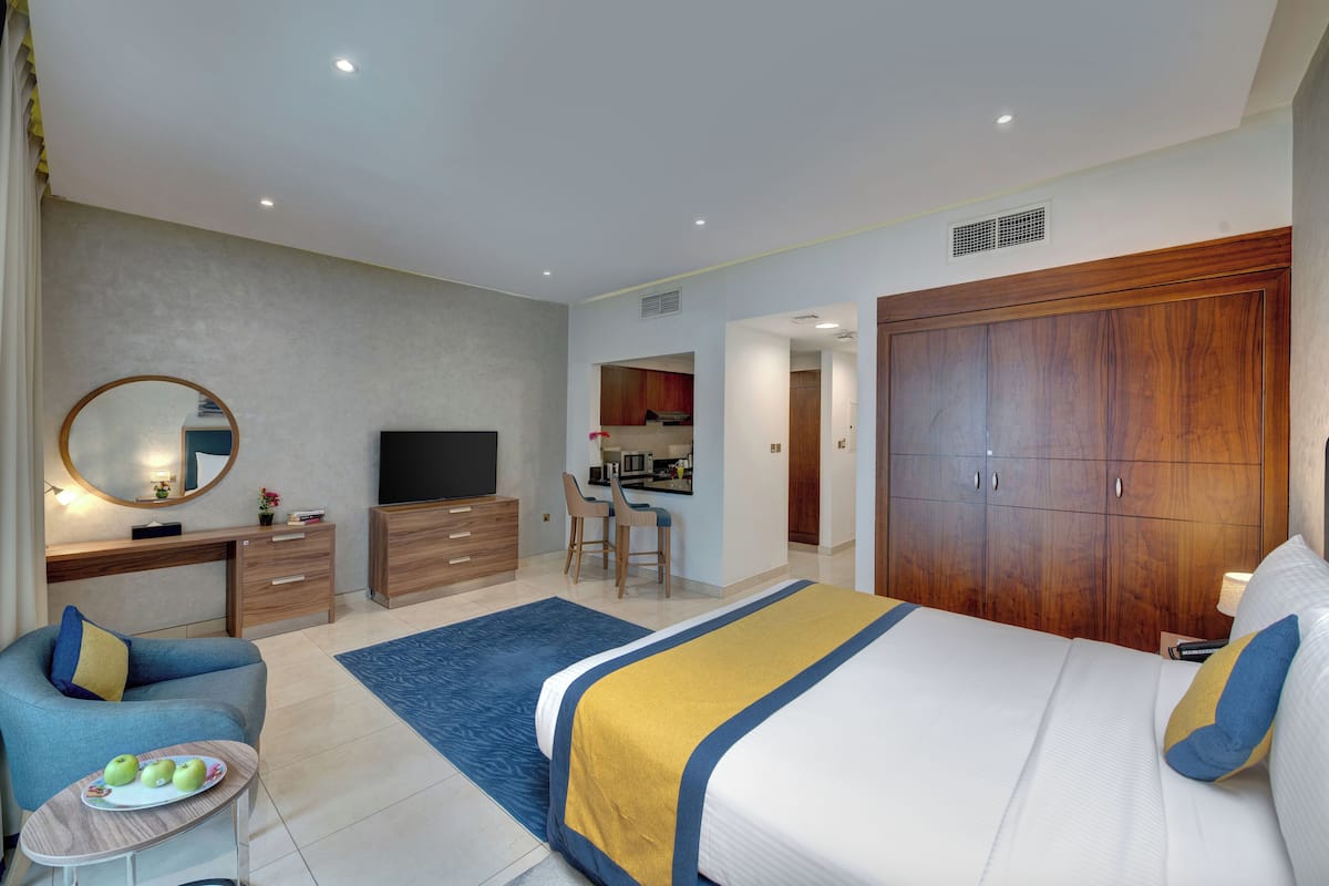 1 quarto, roupas de cama premium, cofres nos quartos, cortinas blackout