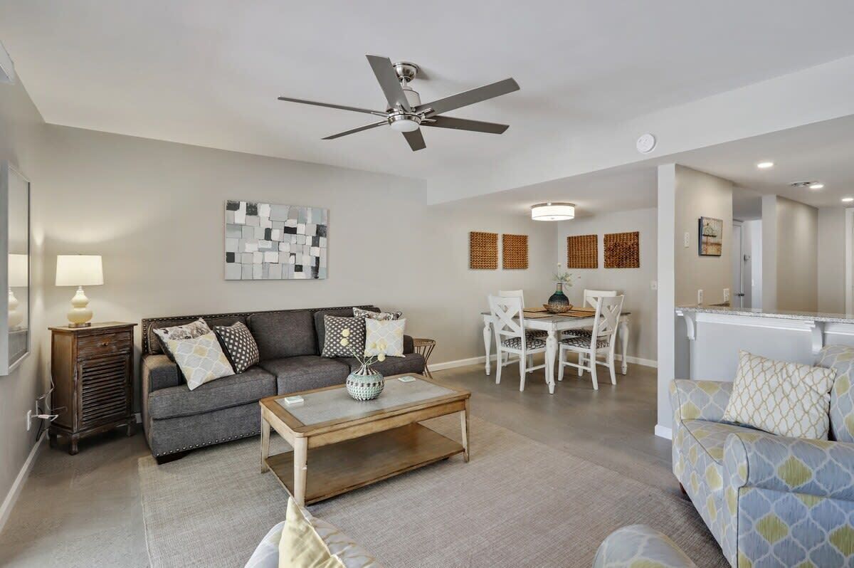 Coastal Charm & Convenience Beach Club Villa - Florida