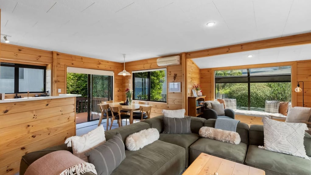 Tranquil Heights - Spa Pool - アロータウン