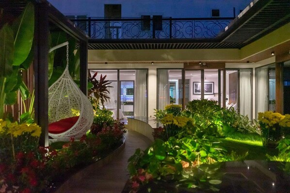 Suite Júnior | Minibar, secretária, secretária adequada para computadores portáteis