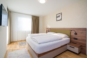 Cortinas blackout, quartos à prova de som, ferros/tábuas de passar roupa