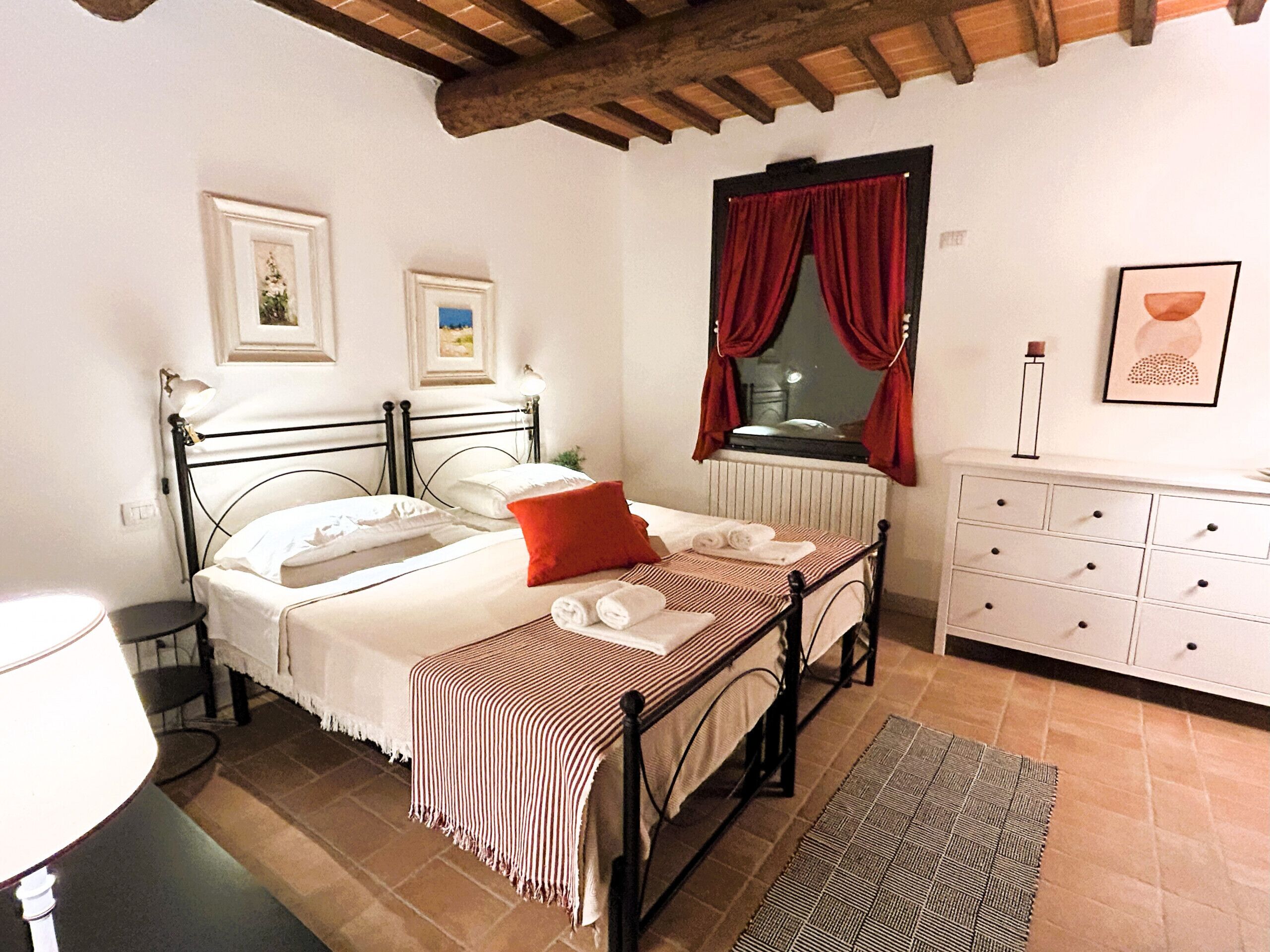 9 quartos, berços/camas para crianças grátis, roupa de cama fornecida 