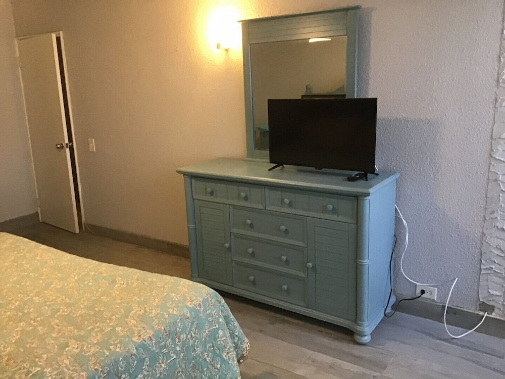 Two Bedroom, Two Bath Ocean Front Condo Complex. - Kingshill