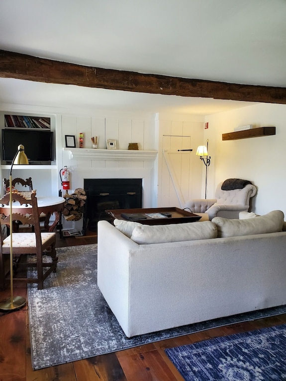 Deluxe King Suite, Living Room W/sofa Bed & Fireplace - Vermont