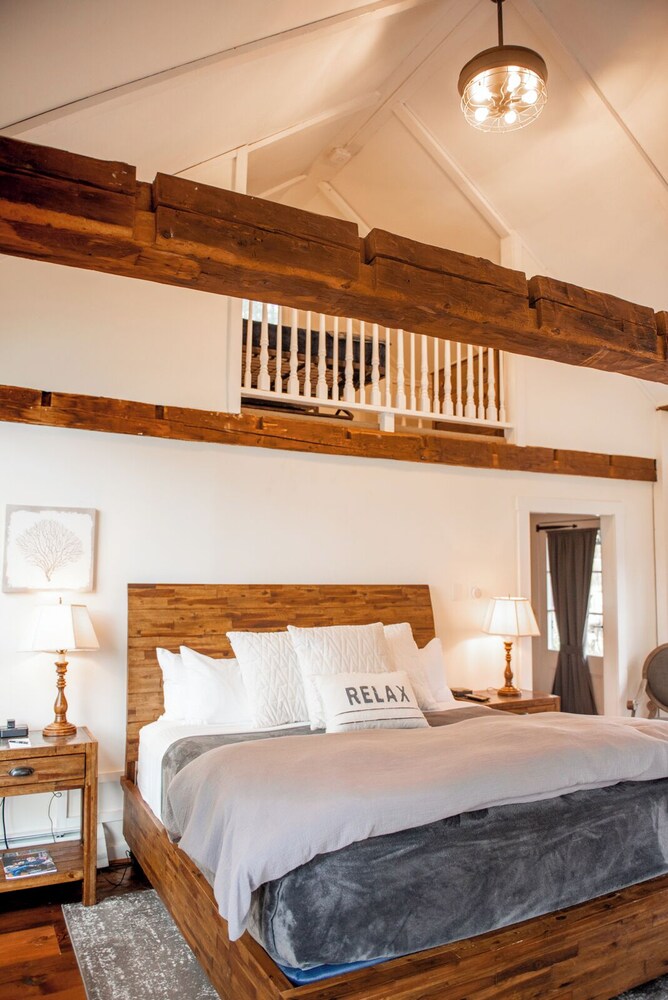 Luxury King Cottage, 2 Twin Beds In Loft, Fireplace, Private Entrance - Vermont