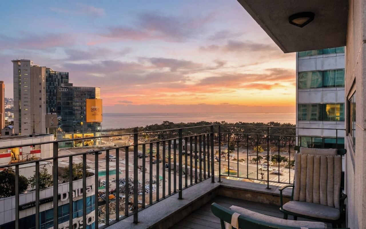 Superior Double Terrace - OTT services free viewing, Latex motion bed, Bathtub, Safe, Free parking | Terraço/pátio interior