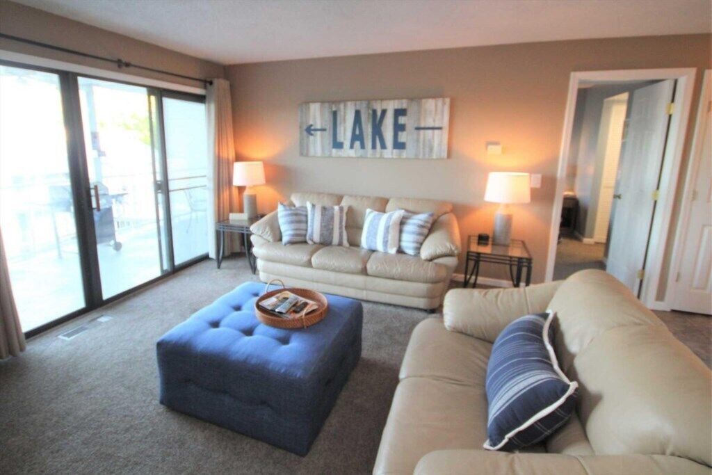 Hawks Nest Condo - Beutiful Lake View! Walk In - No Steps! - 2 Full Beds - Best Price & Location! - Osage Beach, MO