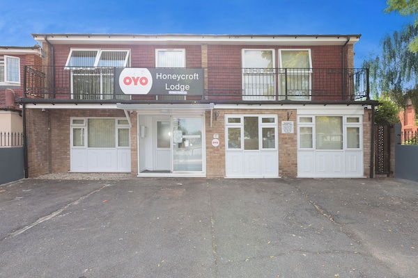 Oyo Honeycroft Lodge, Uxbridge - Uxbridge