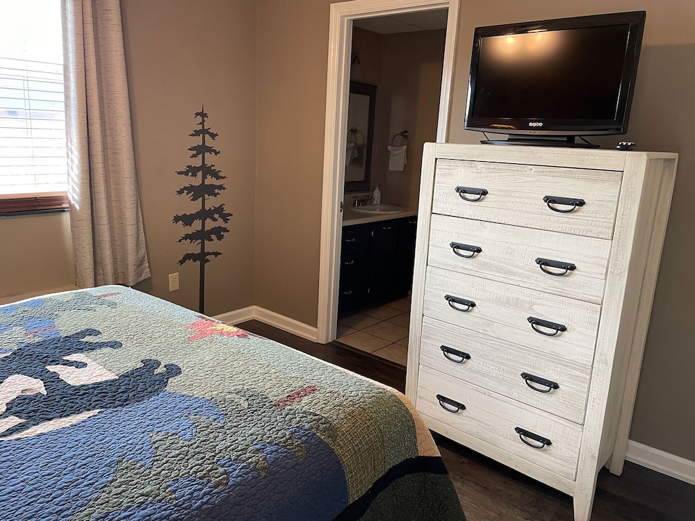 Easy Access Off The Parkway, Close To Everything! - Great Smoky Mountains National Park