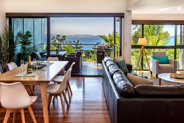 Televisor, leitor de DVD