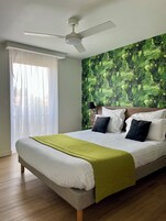 Cortinas/cortinados opacos, quartos insonorizados