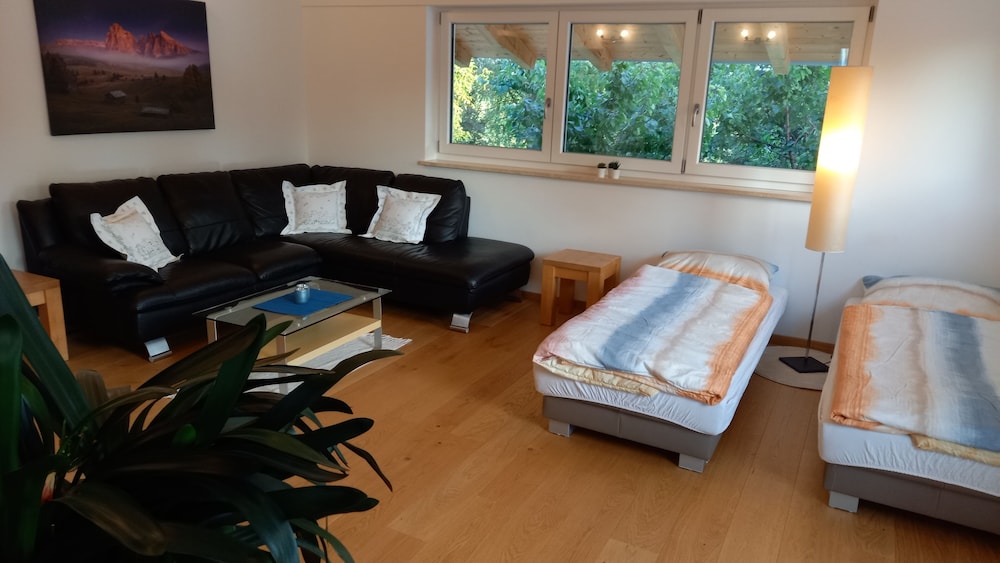 Stilvolle, Geräumige Ferienwohnung Im Fünfseenland - Gilching