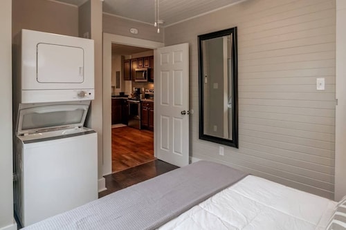 Bull City Apts Near Downtown / Duke - West Side D - Durham, NC