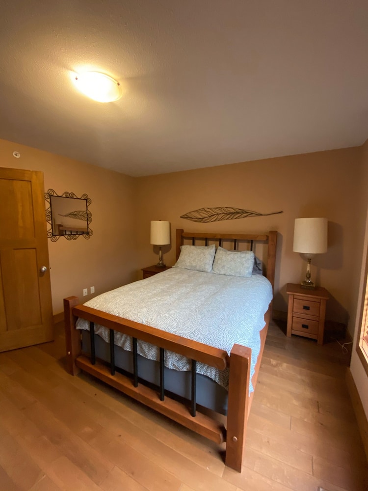 Corner Lakefront Townhouse, Perfect For Snowbirds, Golfing, & Wine Touring - Osoyoos