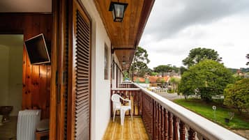 Quarto casal standard | Frigobar, escrivaninha, cortinas blackout, Wi-Fi de cortesia