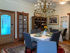 Pequeno-almoço completo diário incluído 