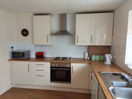 Casa | Cozinha privada | Geladeira, micro-ondas, fogão, cooktop