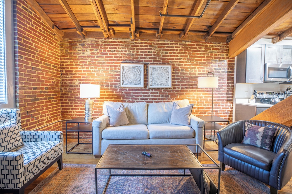 The Lofts At Downtown Salem - Roanoke, VA