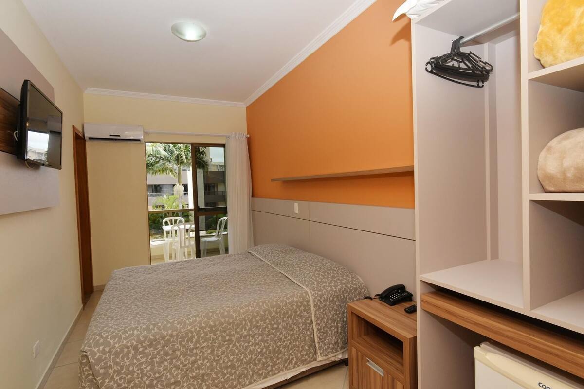 Minibar, cofre no quarto, cortinas/cortinados opacos, Wi-fi grátis