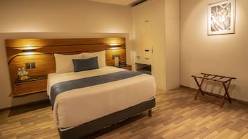 Quarto júnior | 1 quarto, ferros/tábuas de passar roupa, roupa de cama