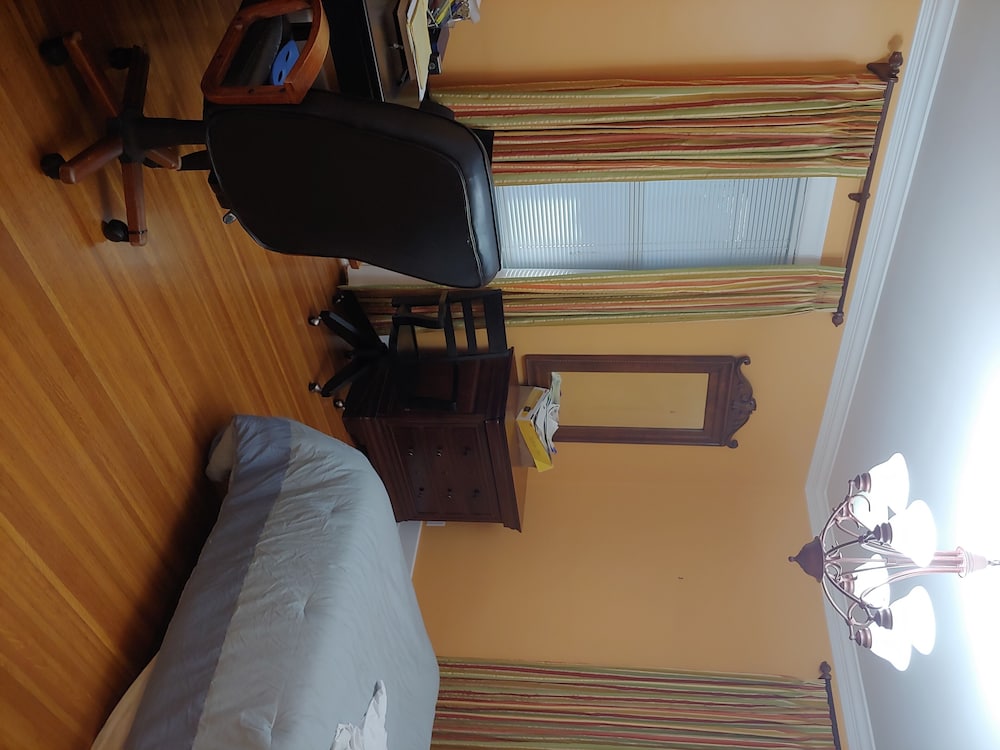 Bright, Parkside Condo With Pool - Sapporo