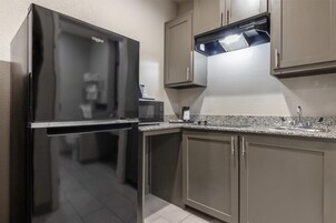 Secretária, secretária adequada para computadores portáteis 