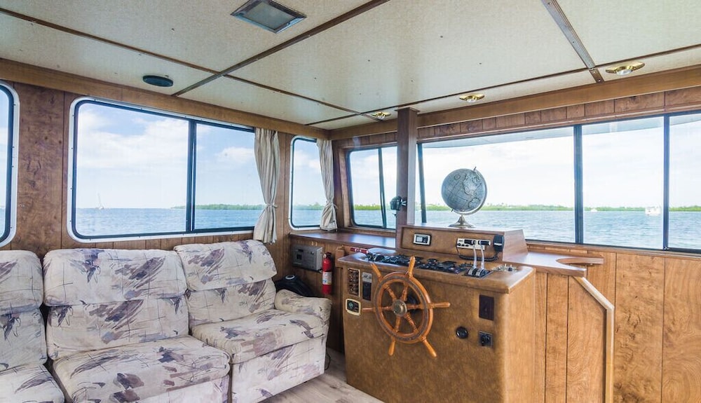 Happys Houseboat Key West - Key West, FL