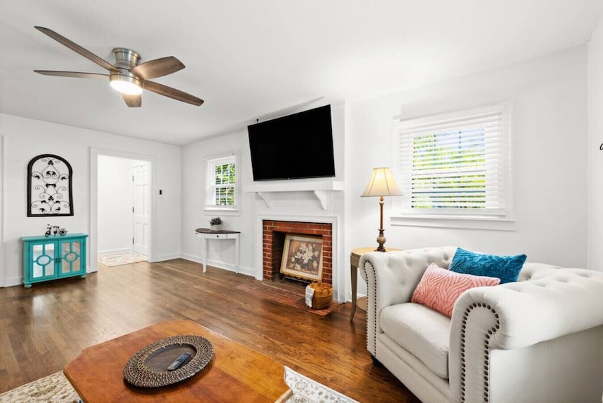 Magnolia On Main · Charming Farmhouse On Main St! Wifi + Dogs Ok - Kennesaw, GA