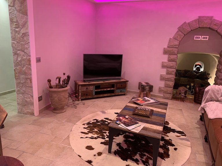 The House Of The Roman Cat - Mônaco