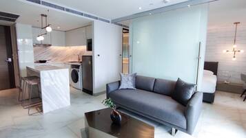 Executive Suite | Cofre no quarto, secretária