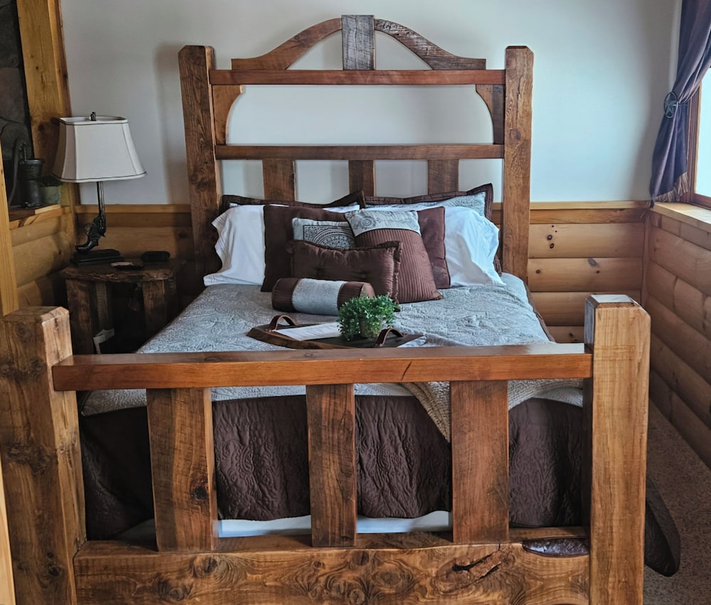 Ledgestone Farms-rustic Western Getaway - Cortland, OH