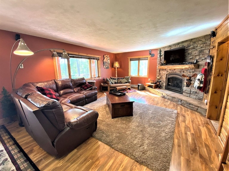 Diamond Jewel - Firepit, Large Yard, Hot Tub - Deadwood, SD