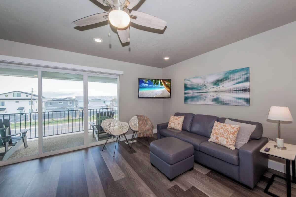 Stay-n-lake #25 - 4 Bedroom Townhome At The Private Legacy Beach Resort - Garden City, UT