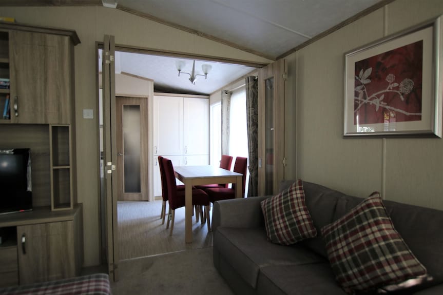 Harbourside - A Sandhills Caravan That Sleeps 4 Guests In 2 Bedrooms - Highcliffe