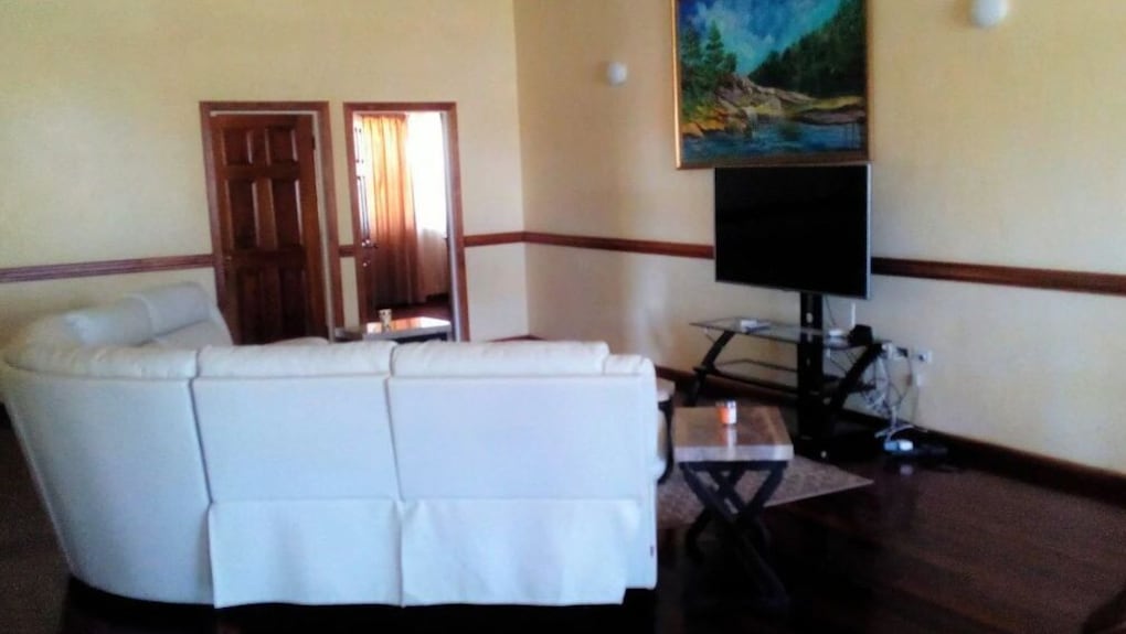 Luxury - One Bedroom Apartment With Swimming Pool - Montego Bay