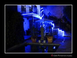 Fachada do alojamento (tarde/noite)