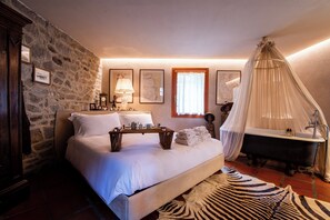 Quarto casal luxo | Cofres nos quartos, individualmente decorados