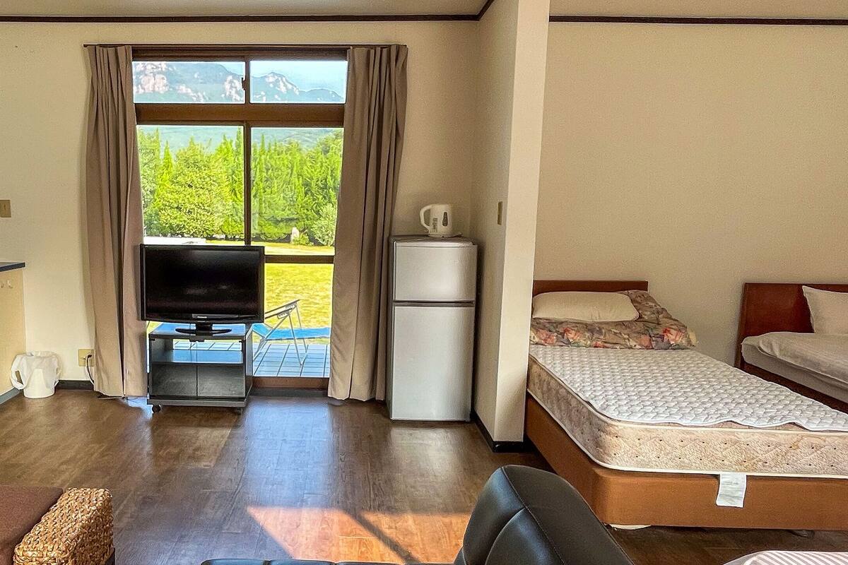 Quarto família, 4 quartos, para não fumantes (Western, No.6) | Escrivaninha, individualmente decorados, individualmente mobiliados