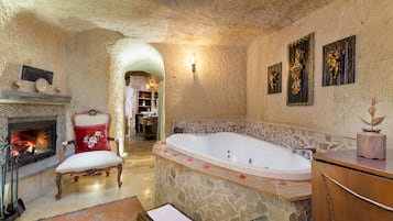 Romantic Suite (Dusler Diyari) | Banheira de hidromassagem