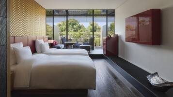 Quarto Deluxe, 2 camas individuais, não fumadores, varanda | Roupa hipoalergénica, minibar, quartos insonorizados