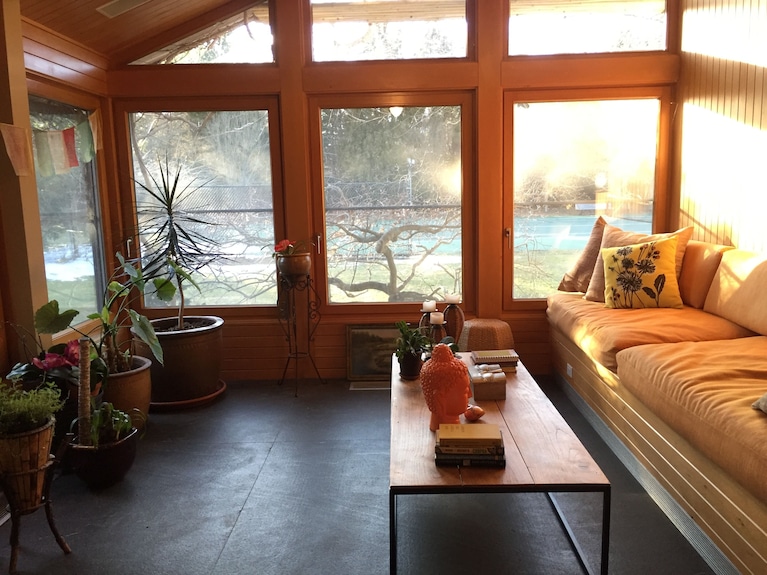 Come Enjoy The Ultimate Hamptons Escape! Only 70 Miles From Nyc! - Eastport, NY