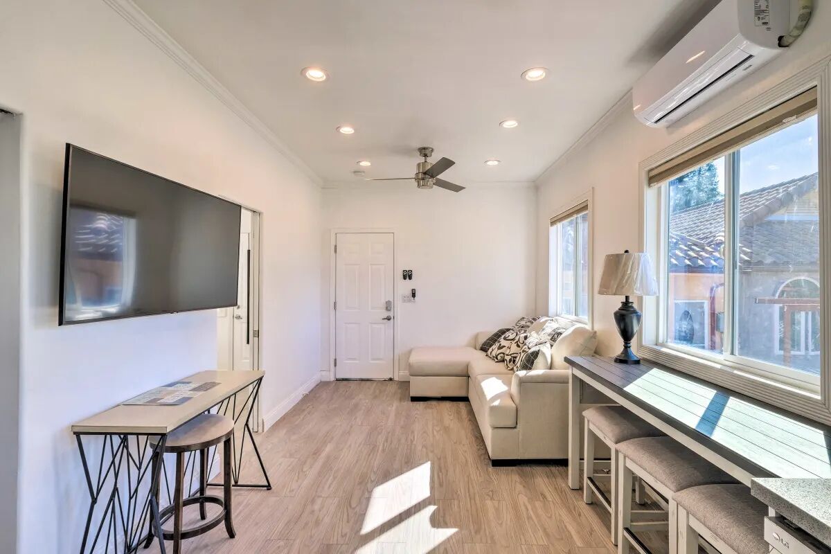2bds 1 Baths W/own Entrance, Outdoor Resort Lifestyle. Newly Remodeled - Encinitas, CA