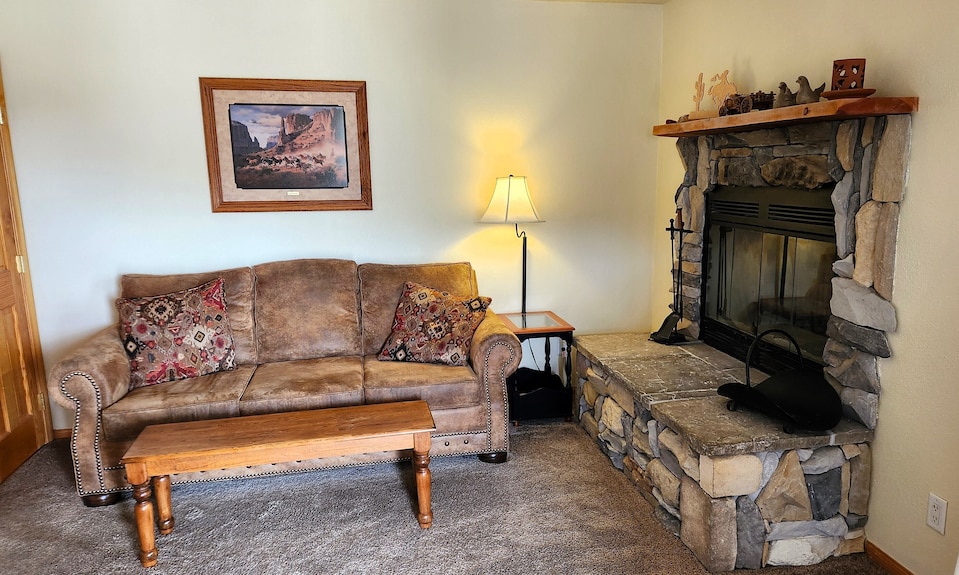 Cabin Near The Woods -Pool - Hot Tub -Breakfast -Quiet Side Of Zion -Near Bryce - Orderville, UT