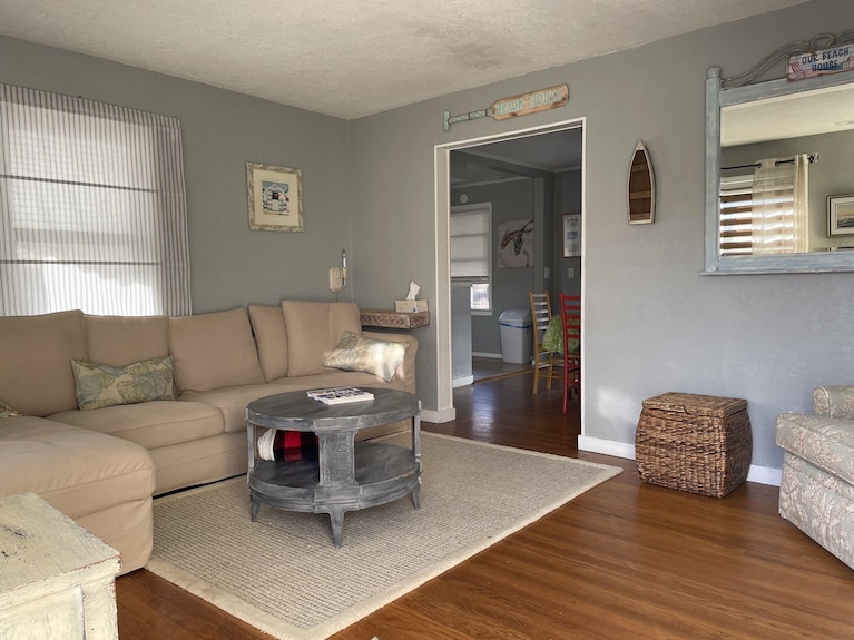 Cozy Beach Cottage In Chicks Beach - Virginia Beach, VA